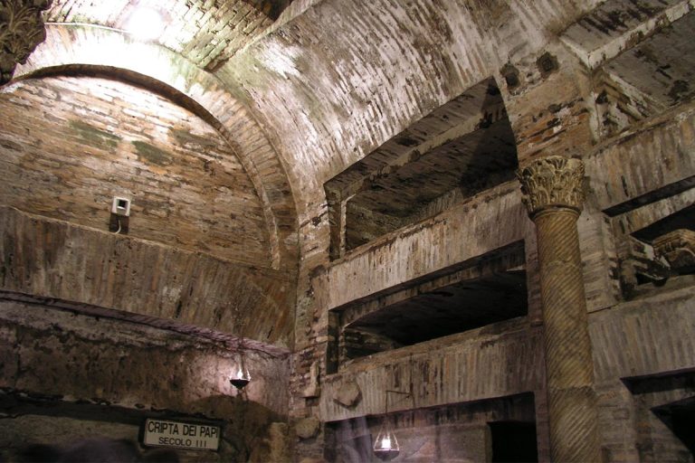 Visita guiada a las Catacumbas de San Calixto en Roma | ArcheoRoma
